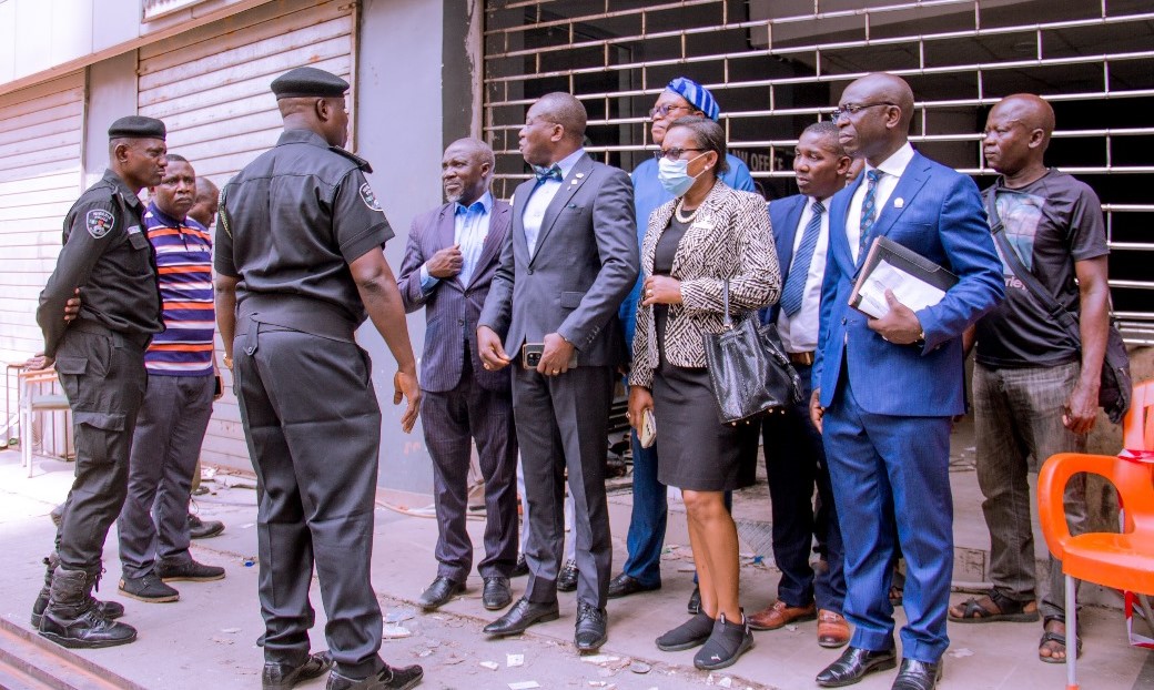 INSURANCE BROKERS COMMISERATE WITH MANDILAS FIRE VICTIMS ……..RUE POOR ...